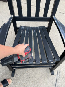 How to Paint Your Outdoor Wooden Rocking Chairs : Easy DIY Makeover