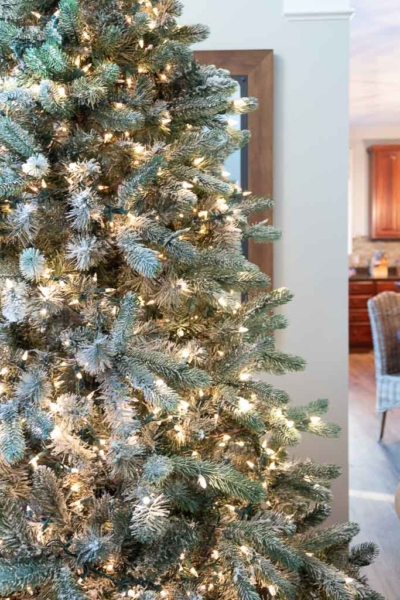 How to Flock a Christmas Tree (The easy Way) - The Lived-in Look